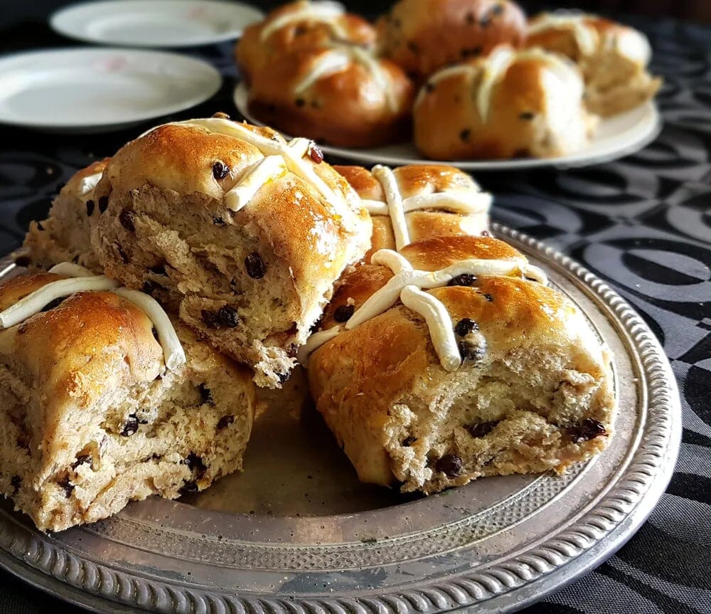 Hot Cross Buns x 4 pcs (Pre-order 2 Days in advance) – Brown’s Food Co.